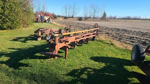 Overum Triple K 5 Furrow Plow