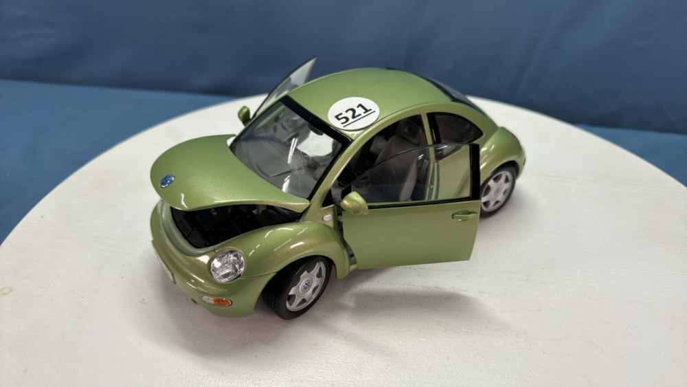 Volkswagen New Beetle 1 18 Maisto
