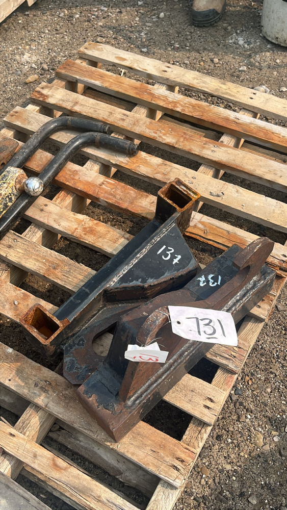 PAIR ALO STYLE BRACKETS