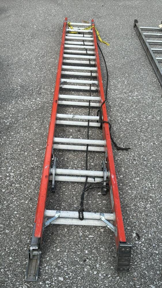 24 Foot Fiberglass Extension Ladder