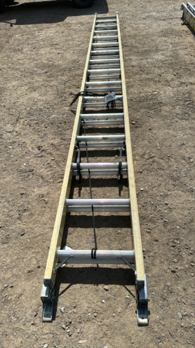 Featherlite 30ft Fibreglass Ext. Ladder -See Note