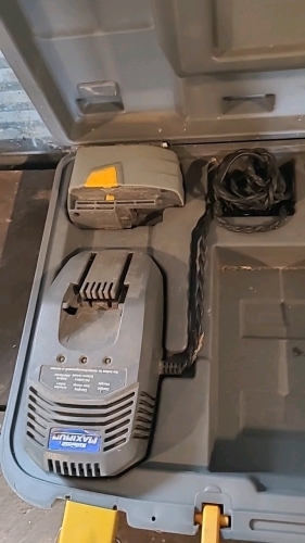 Mastercraft maximum half-inch impact with charger and two batteries