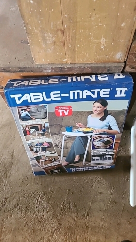 Table mate folding TV table