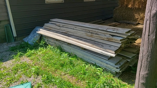 Lot of 1 inch thick lumber