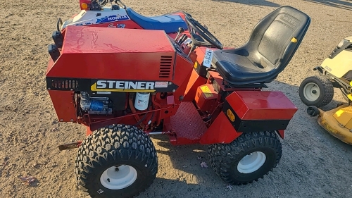 Steiner 420 Gas Tractor